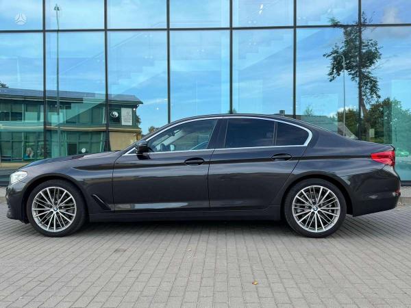 Grey BMW 520 2018 in Utena, with an engine capacity of 2.00 L and mileage of 239 thousand km for 15200 €, photo 8 on AUTOMOTO.COM.LV