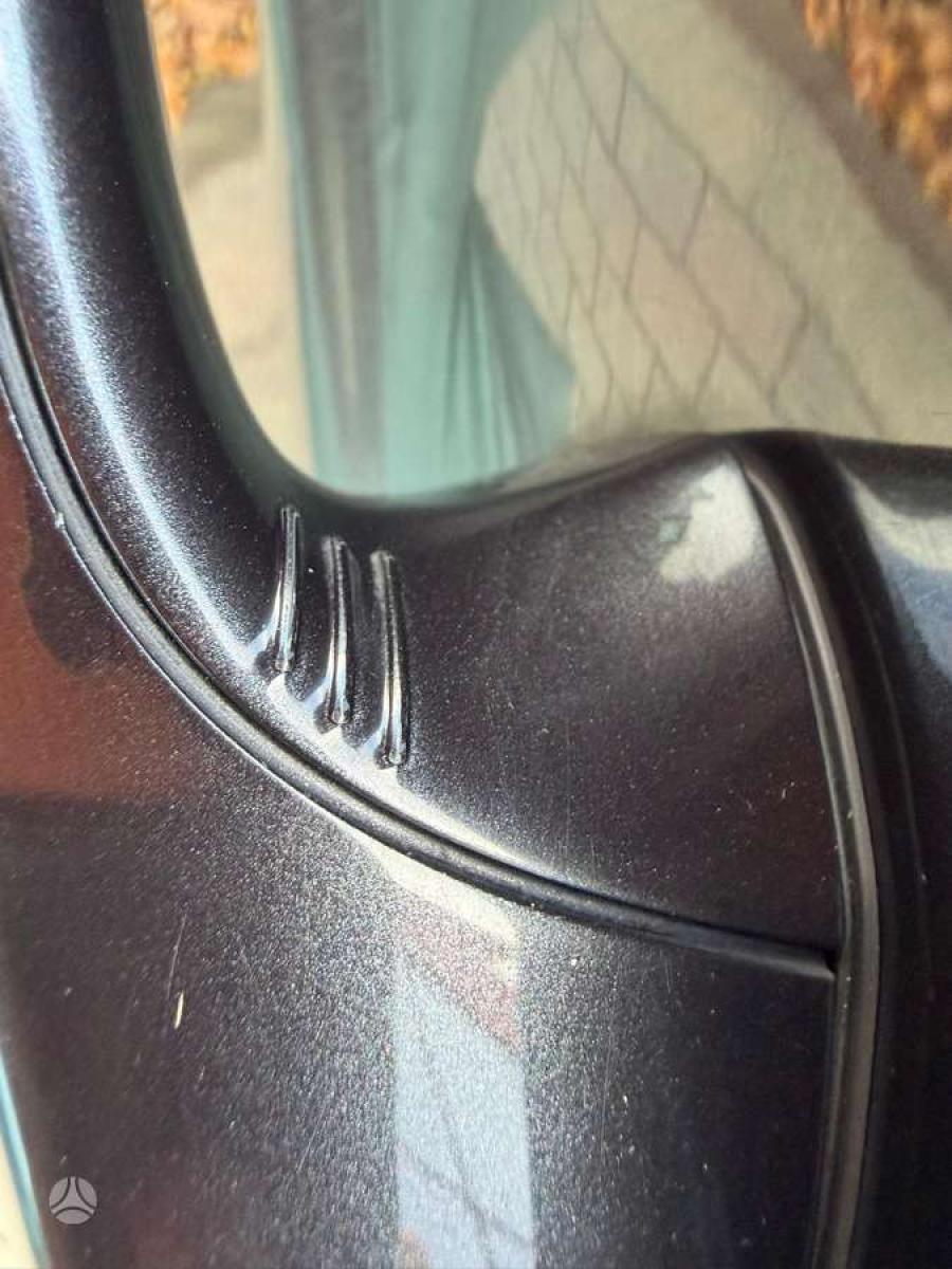 Grey BMW 520 2018 in Utena, with an engine capacity of 2.00 L and mileage of 239 thousand km for 15200 €, photo 15 on AUTOMOTO.COM.LV