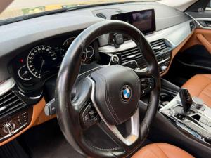 Grey BMW 520 2018 in Utena, with an engine capacity of 2.00 L and mileage of 239 thousand km for 15200 €, photo 18 on AUTOMOTO.COM.LV