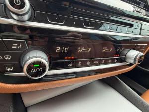 Grey BMW 520 2018 in Utena, with an engine capacity of 2.00 L and mileage of 239 thousand km for 15200 €, photo 24 on AUTOMOTO.COM.LV