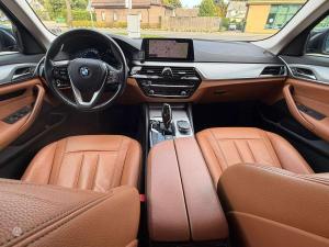 Grey BMW 520 2018 in Utena, with an engine capacity of 2.00 L and mileage of 239 thousand km for 15200 €, photo 25 on AUTOMOTO.COM.LV