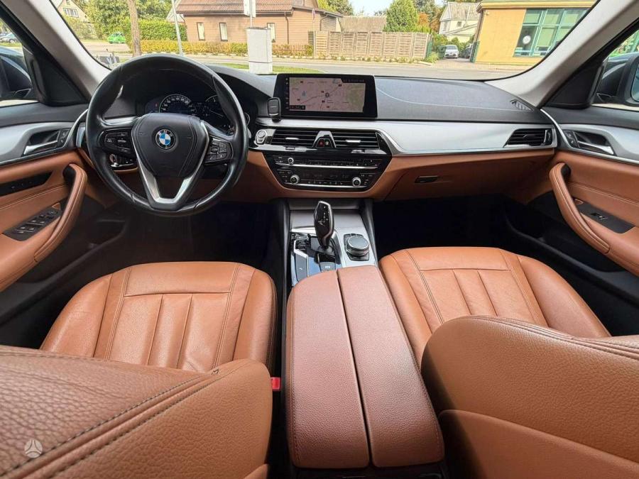 Grey BMW 520 2018 in Utena, with an engine capacity of 2.00 L and mileage of 239 thousand km for 15200 €, photo 25 on AUTOMOTO.COM.LV