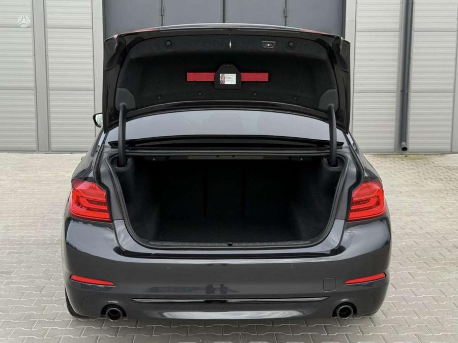 Grey BMW 520 2018 in Marijampole, with an engine capacity of 2.00 L and mileage of 238 thousand km for 19300 €, photo 15 on AUTOMOTO.COM.LV