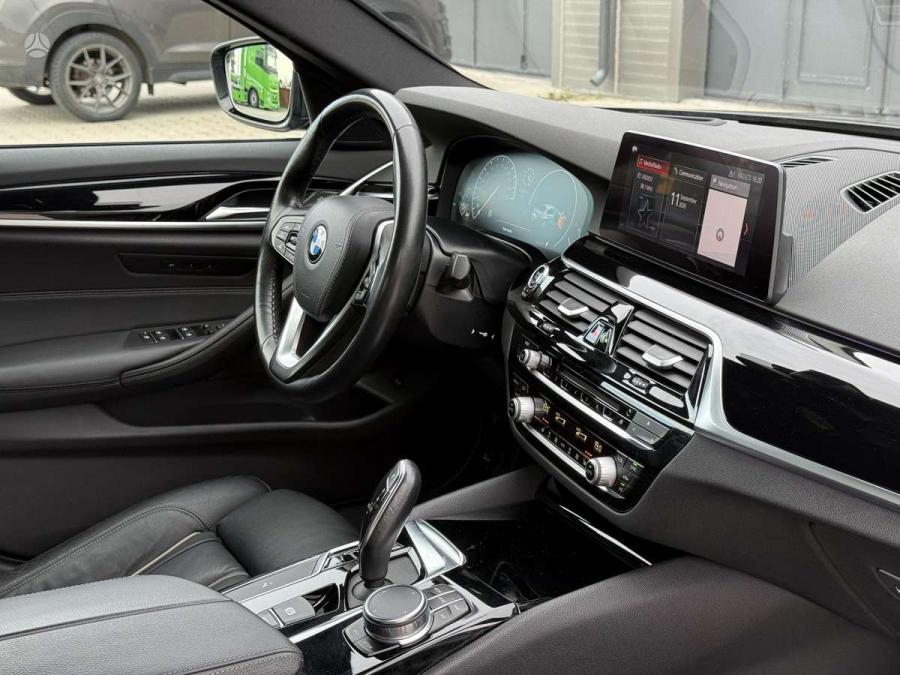 Grey BMW 520 2018 in Marijampole, with an engine capacity of 2.00 L and mileage of 238 thousand km for 19300 €, photo 22 on AUTOMOTO.COM.LV