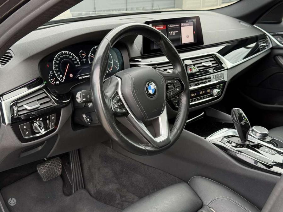 Grey BMW 520 2018 in Marijampole, with an engine capacity of 2.00 L and mileage of 238 thousand km for 19300 €, photo 24 on AUTOMOTO.COM.LV