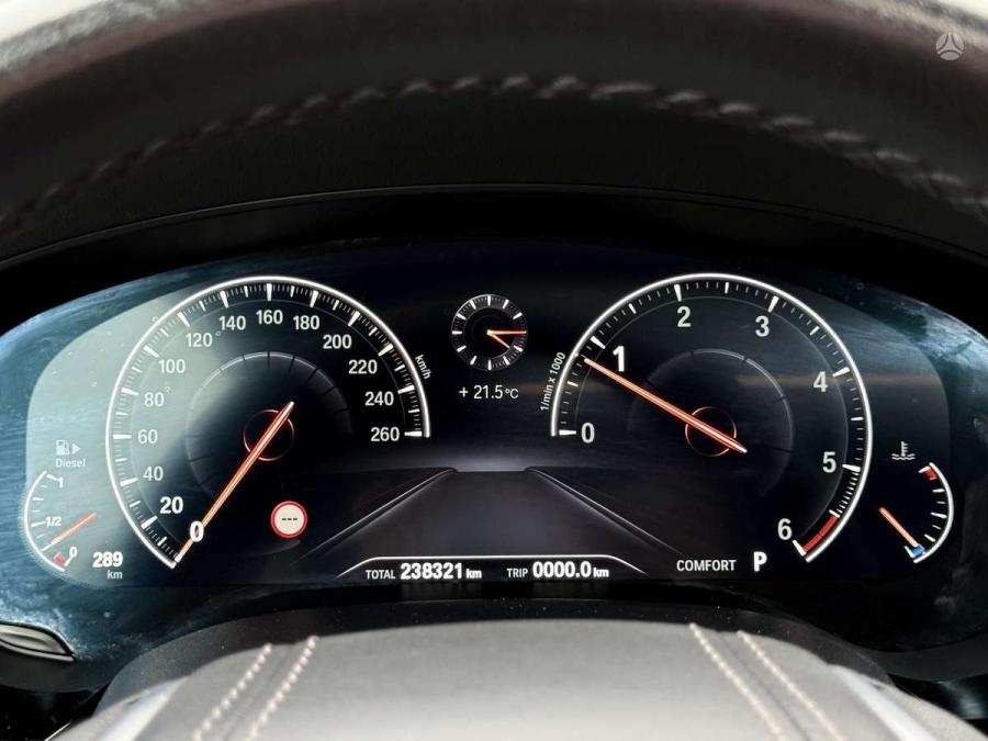 Grey BMW 520 2018 in Marijampole, with an engine capacity of 2.00 L and mileage of 238 thousand km for 19300 €, photo 28 on AUTOMOTO.COM.LV