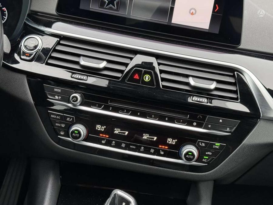 Grey BMW 520 2018 in Marijampole, with an engine capacity of 2.00 L and mileage of 238 thousand km for 19300 €, photo 34 on AUTOMOTO.COM.LV