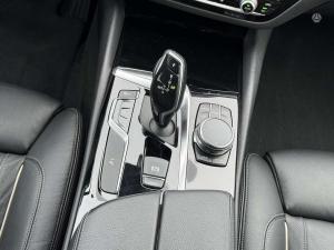 Grey BMW 520 2018 in Marijampole, with an engine capacity of 2.00 L and mileage of 238 thousand km for 19300 €, photo 35 on AUTOMOTO.COM.LV