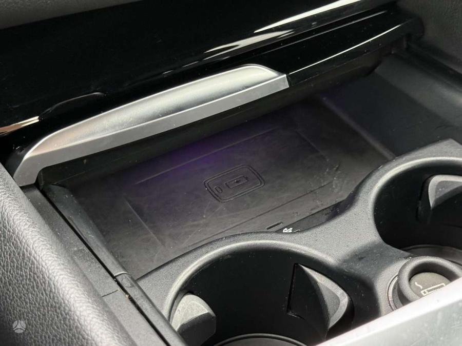 Grey BMW 520 2018 in Marijampole, with an engine capacity of 2.00 L and mileage of 238 thousand km for 19300 €, photo 36 on AUTOMOTO.COM.LV