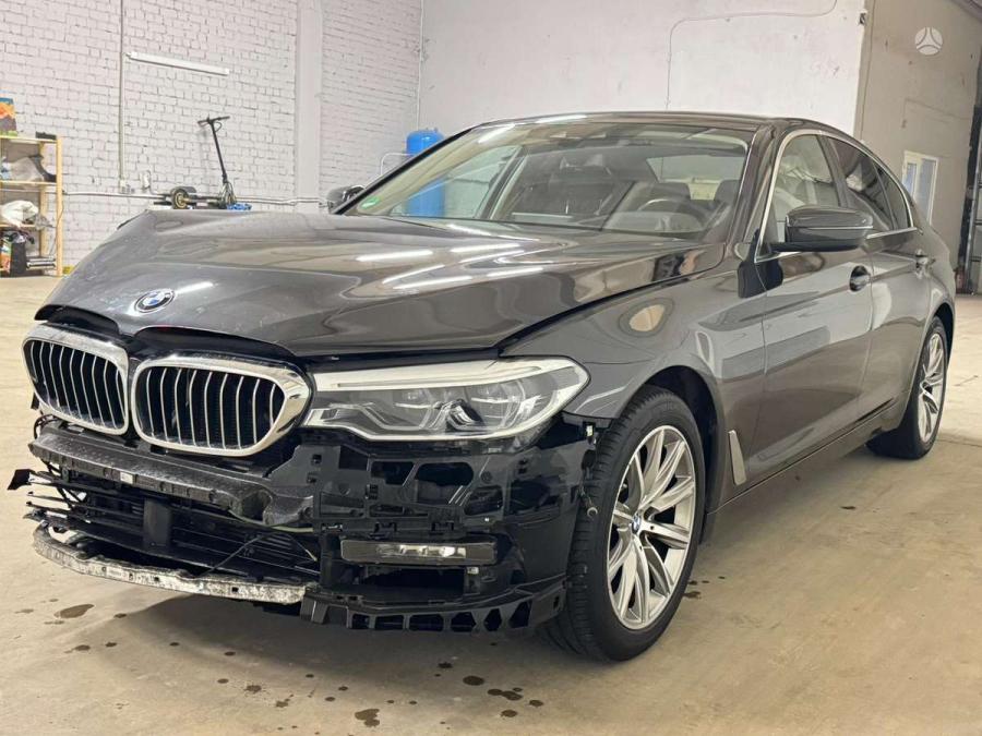 Pelēks BMW 520 2019 Viļņa, ar dzinēja tilpumu 2.00 L un nobraukumu 114 tūkst. km par 14950 €, foto 1 vietnē AUTOMOTO.COM.LV
