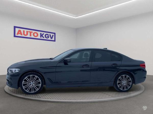 Grey BMW 520 2019 in Vilnius, with an engine capacity of 2.00 L and mileage of 372 thousand km for 19990 €, photo 2 on AUTOMOTO.COM.LV