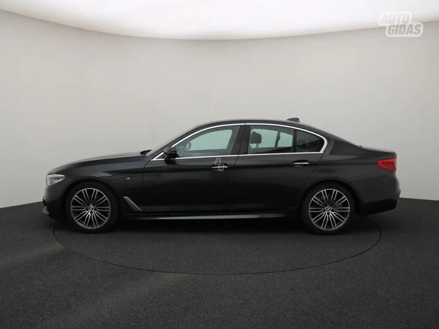 Grey BMW 520 2019 in Vilnius, with an engine capacity of 2.00 L and mileage of 208 thousand km for 23999 €, photo 7 on AUTOMOTO.COM.LV