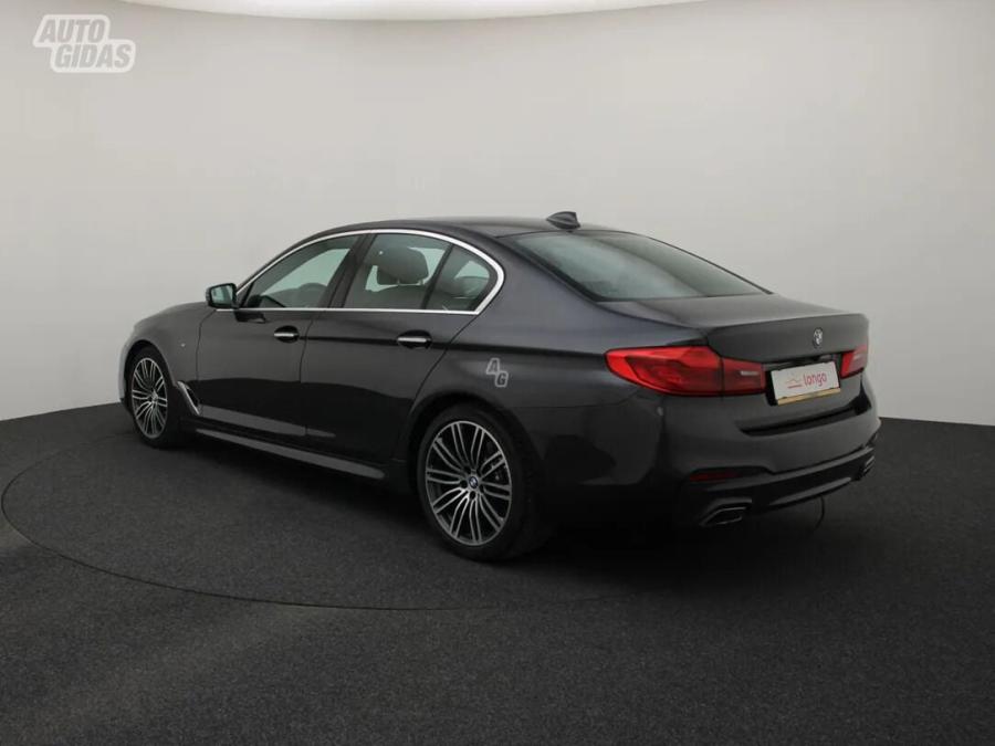 Grey BMW 520 2019 in Vilnius, with an engine capacity of 2.00 L and mileage of 208 thousand km for 23999 €, photo 8 on AUTOMOTO.COM.LV