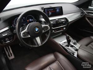 Grey BMW 520 2019 in Vilnius, with an engine capacity of 2.00 L and mileage of 208 thousand km for 23999 €, photo 17 on AUTOMOTO.COM.LV