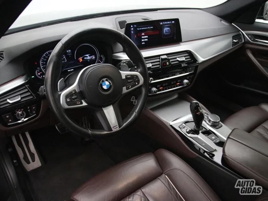 Grey BMW 520 2019 in Vilnius, with an engine capacity of 2.00 L and mileage of 208 thousand km for 23999 €, photo 17 on AUTOMOTO.COM.LV