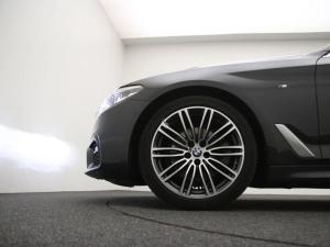 Grey BMW 520 2019 in Vilnius, with an engine capacity of 2.00 L and mileage of 208 thousand km for 23999 €, photo 29 on AUTOMOTO.COM.LV
