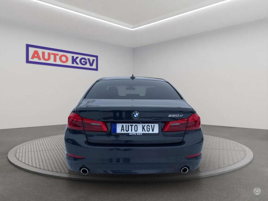 Grey BMW 520 2019 in Vilnius, with an engine capacity of 2.00 L and mileage of 372 thousand km for 15499 €, photo 5 on AUTOMOTO.COM.LV