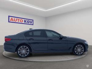 Grey BMW 520 2019 in Vilnius, with an engine capacity of 2.00 L and mileage of 372 thousand km for 15499 €, photo 7 on AUTOMOTO.COM.LV