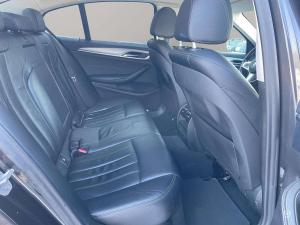 Grey BMW 520 2019 in Vilnius, with an engine capacity of 2.00 L and mileage of 372 thousand km for 15499 €, photo 10 on AUTOMOTO.COM.LV