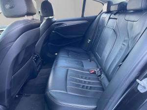 Grey BMW 520 2019 in Vilnius, with an engine capacity of 2.00 L and mileage of 372 thousand km for 15499 €, photo 12 on AUTOMOTO.COM.LV