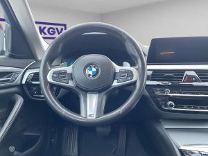 Grey BMW 520 2019 in Vilnius, with an engine capacity of 2.00 L and mileage of 372 thousand km for 15499 €, photo 16 on AUTOMOTO.COM.LV