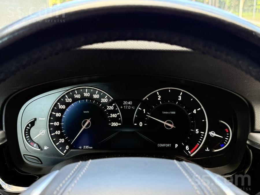 Grey BMW 520 2019 in Riga, with an engine capacity of 2.00 L and mileage of 184 thousand km for 18750 €, photo 12 on AUTOMOTO.COM.LV