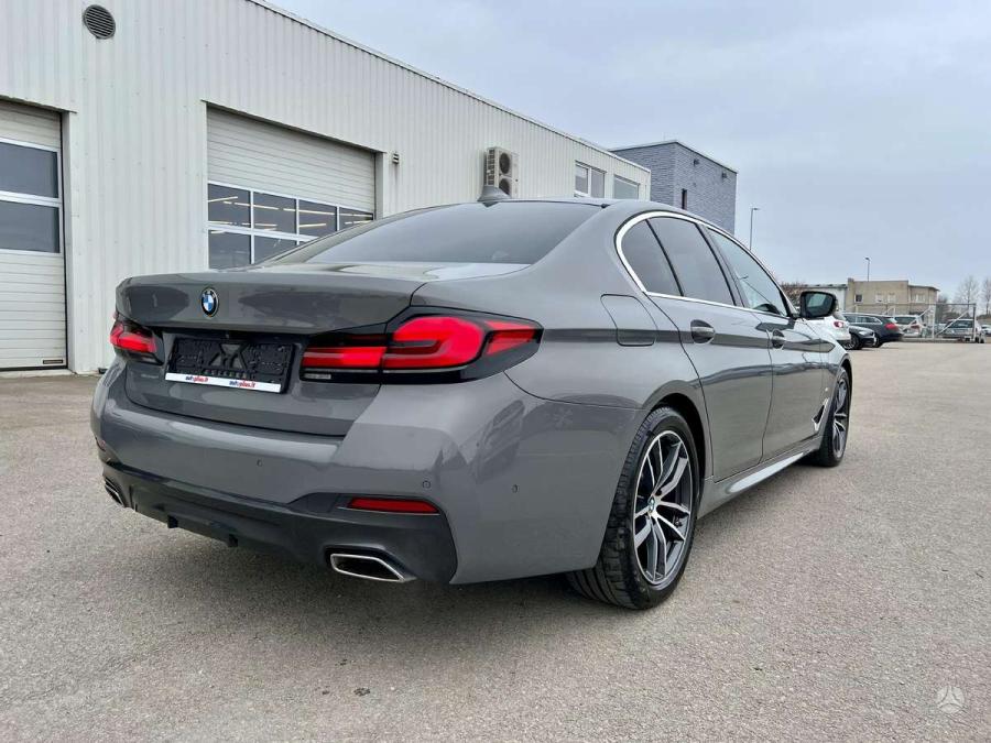 Grey BMW 520 2020 in Marijampole, with an engine capacity of 2.00 L and mileage of 154 thousand km for 34727 €, photo 6 on AUTOMOTO.COM.LV