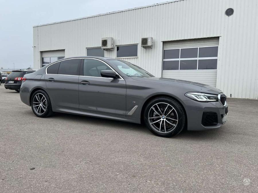 Grey BMW 520 2020 in Marijampole, with an engine capacity of 2.00 L and mileage of 154 thousand km for 34727 €, photo 10 on AUTOMOTO.COM.LV