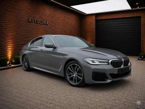 Grey BMW 520 2020 in Marijampole, with an engine capacity of 2.00 L and mileage of 154 thousand km for 34667 €, photo 4 on AUTOMOTO.COM.LV