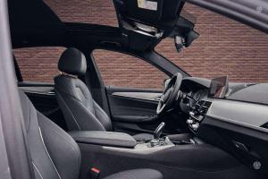 Grey BMW 520 2020 in Marijampole, with an engine capacity of 2.00 L and mileage of 154 thousand km for 34667 €, photo 14 on AUTOMOTO.COM.LV