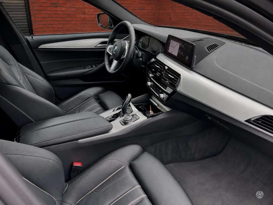 Grey BMW 520 2020 in Marijampole, with an engine capacity of 2.00 L and mileage of 154 thousand km for 34667 €, photo 15 on AUTOMOTO.COM.LV