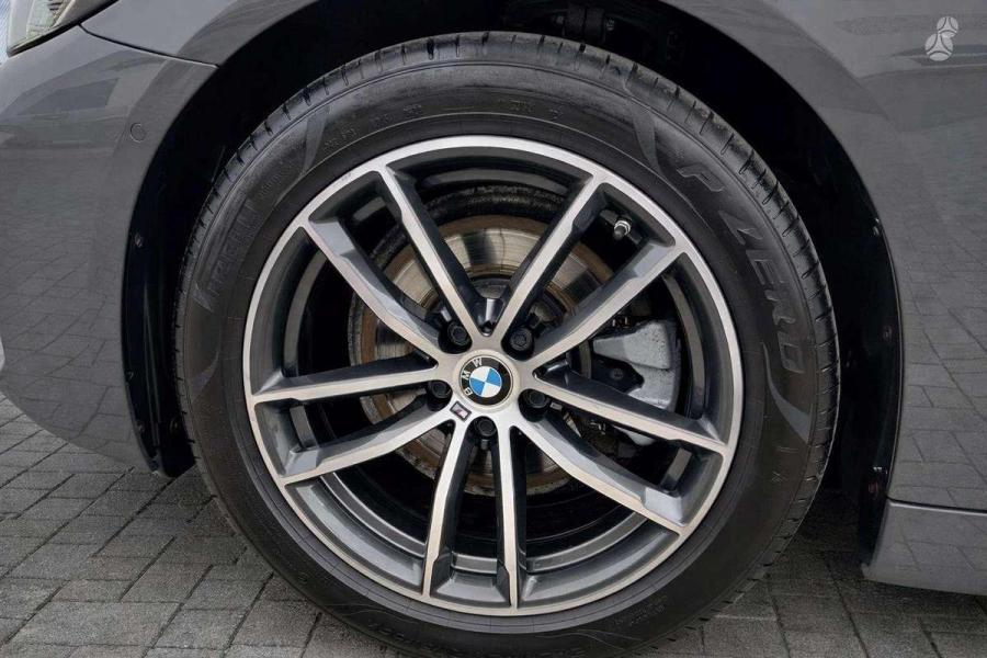 Grey BMW 520 2020 in Marijampole, with an engine capacity of 2.00 L and mileage of 154 thousand km for 34667 €, photo 27 on AUTOMOTO.COM.LV