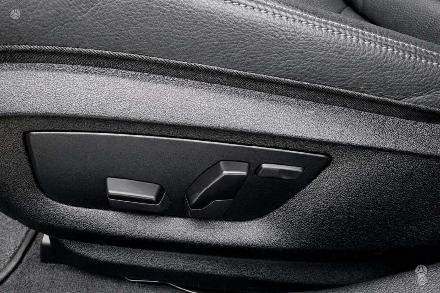 Pelēks BMW 520 2020 Marijampole, ar dzinēja tilpumu 2.00 L un nobraukumu 154 tūkst. km par 34667 €, foto 26 vietnē AUTOMOTO.COM.LV