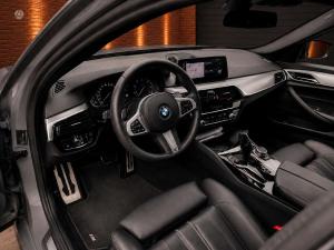 Pelēks BMW 520 2020 Marijampole, ar dzinēja tilpumu 2.00 L un nobraukumu 154 tūkst. km par 34606 €, foto 13 vietnē AUTOMOTO.COM.LV