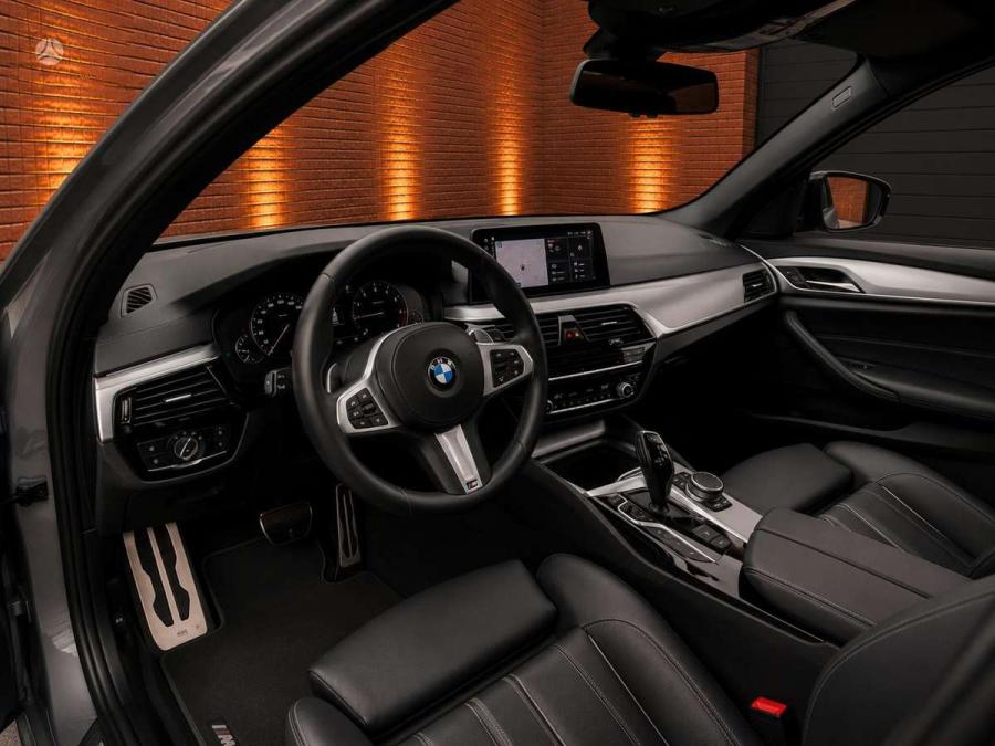 Pelēks BMW 520 2020 Marijampole, ar dzinēja tilpumu 2.00 L un nobraukumu 154 tūkst. km par 34606 €, foto 14 vietnē AUTOMOTO.COM.LV
