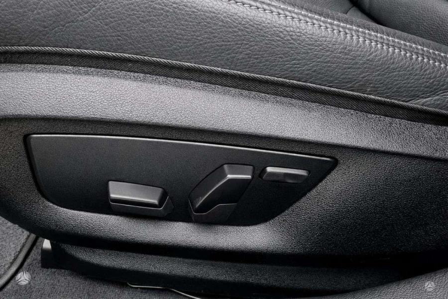 Pelēks BMW 520 2020 Marijampole, ar dzinēja tilpumu 2.00 L un nobraukumu 154 tūkst. km par 34606 €, foto 22 vietnē AUTOMOTO.COM.LV