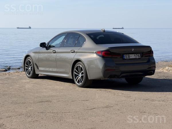 Grey BMW 520 2021 in Riga, with an engine capacity of 2.00 L and mileage of 72 thousand km for 34999 €, photo 2 on AUTOMOTO.COM.LV