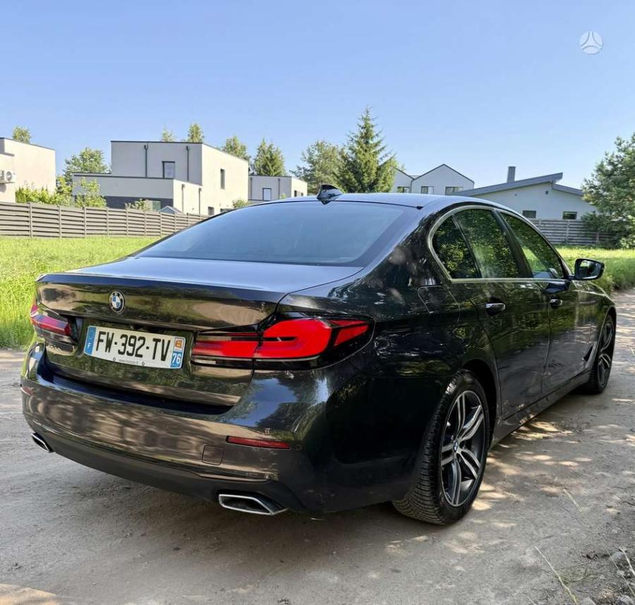 Pelēks BMW 520 2021 Viļņa, ar dzinēja tilpumu 2.00 L un nobraukumu 240 tūkst. km par 17600 €, foto 4 vietnē AUTOMOTO.COM.LV
