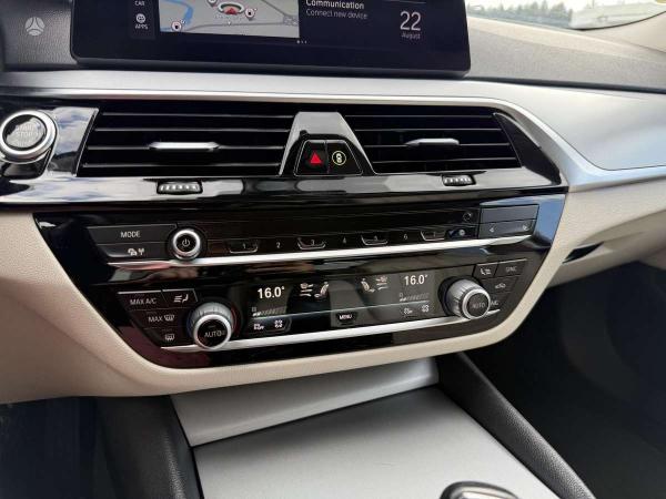 Grey BMW 520 2021 in Vilnius, with an engine capacity of 2.00 L and mileage of 244 thousand km for 17300 €, photo 11 on AUTOMOTO.COM.LV