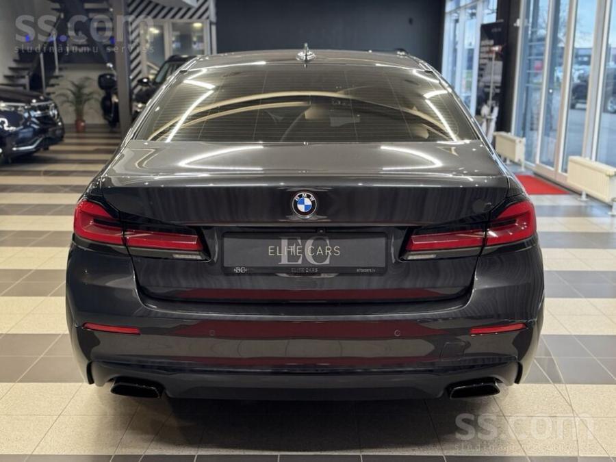 Grey BMW 520 2022 in Riga, with an engine capacity of 2.00 L and mileage of 212 thousand km for 23990 €, photo 6 on AUTOMOTO.COM.LV