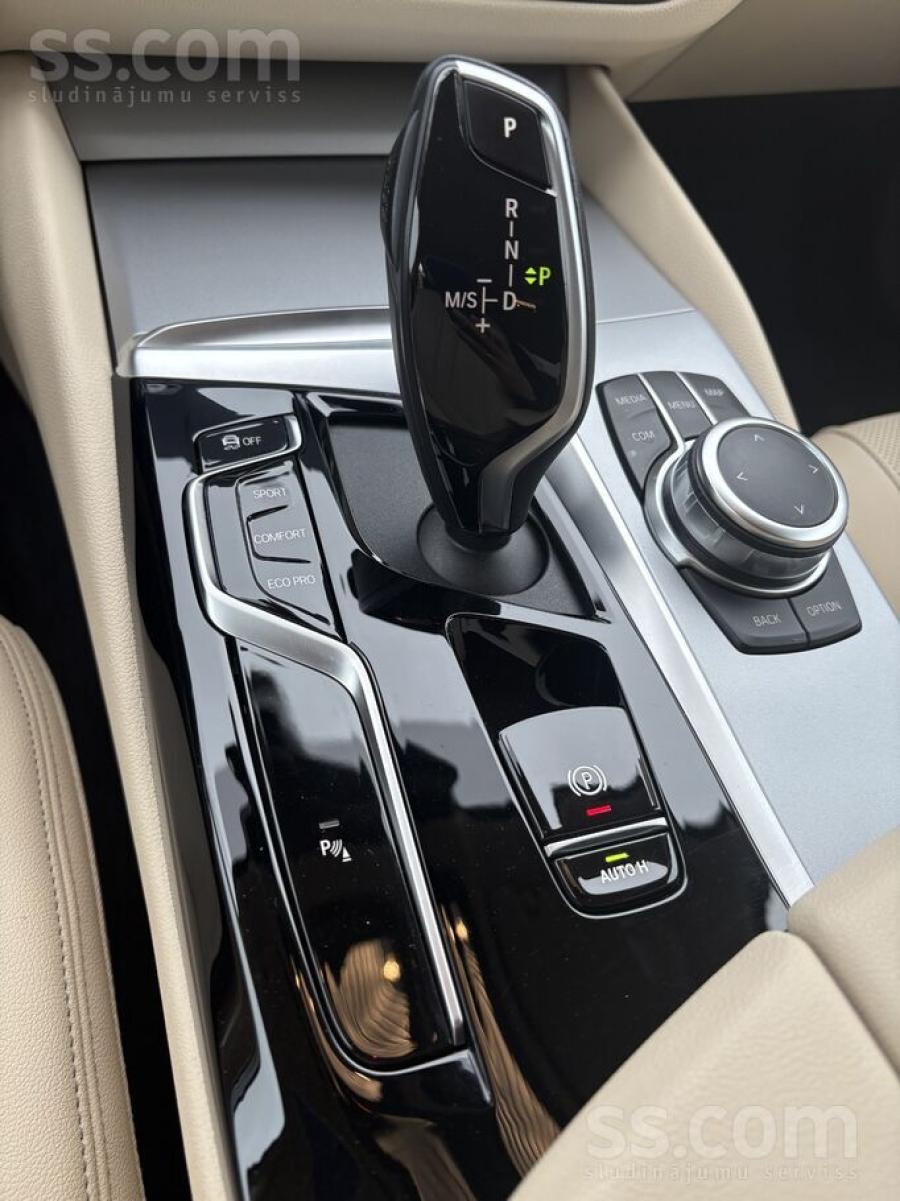 Pelēks BMW 520 2022 Rīga, ar dzinēja tilpumu 2.00 L un nobraukumu 57 tūkst. km par 29900 €, foto 16 vietnē AUTOMOTO.COM.LV