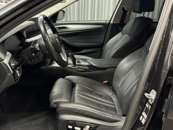 Pelēks BMW 520 2022 Rīga, ar dzinēja tilpumu 2.00 L un nobraukumu 212 tūkst. km par 22990 €, foto 8 vietnē AUTOMOTO.COM.LV