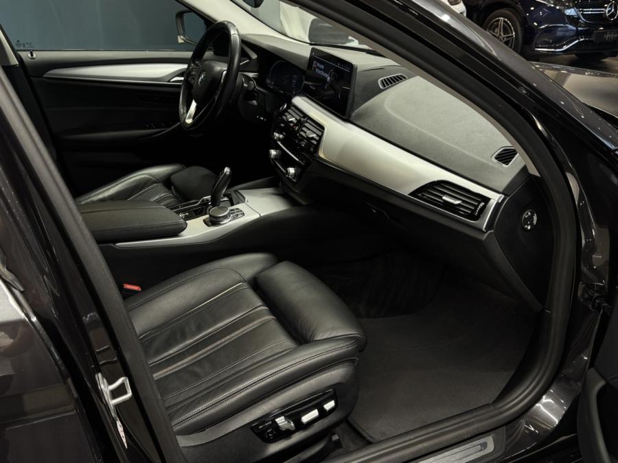 Pelēks BMW 520 2022 Rīga, ar dzinēja tilpumu 2.00 L un nobraukumu 212 tūkst. km par 22990 €, foto 12 vietnē AUTOMOTO.COM.LV