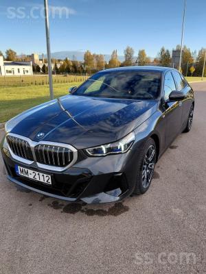 Pelēks BMW 520 2023 Tukums, ar dzinēja tilpumu 2.00 L un nobraukumu 41 tūkst. km par 52599 €, foto 3 vietnē AUTOMOTO.COM.LV