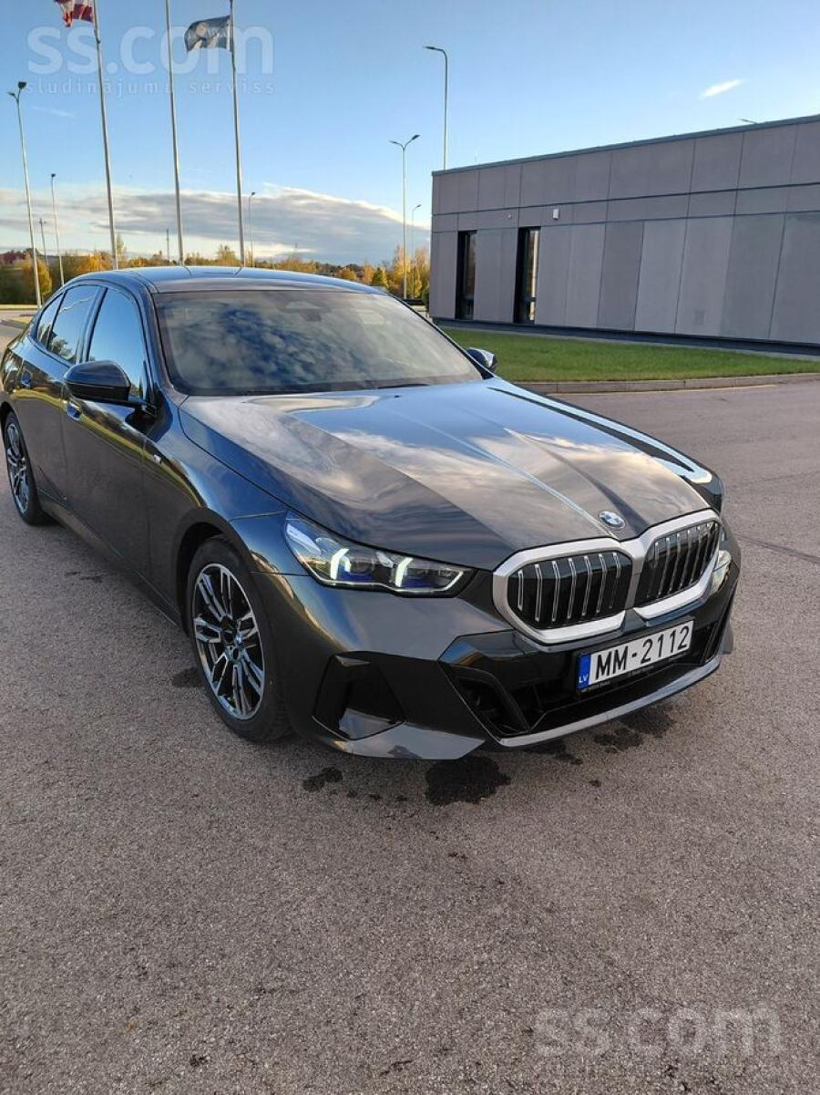 Pelēks BMW 520 2023 Tukums, ar dzinēja tilpumu 2.00 L un nobraukumu 41 tūkst. km par 52599 €, foto 4 vietnē AUTOMOTO.COM.LV