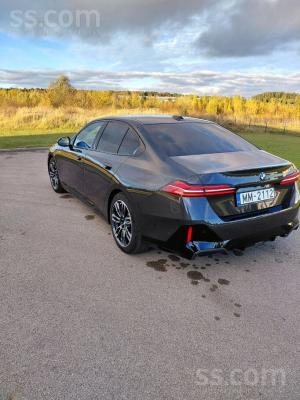 Pelēks BMW 520 2023 Tukums, ar dzinēja tilpumu 2.00 L un nobraukumu 41 tūkst. km par 52599 €, foto 6 vietnē AUTOMOTO.COM.LV