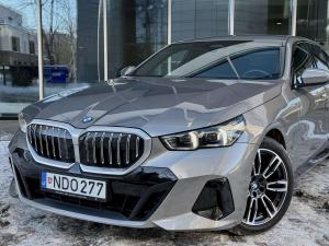 Pelēks BMW 520 2023 Viļņa, ar dzinēja tilpumu 2.00 L un nobraukumu 46 tūkst. km par 49490 €, foto 2 vietnē AUTOMOTO.COM.LV