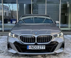 Pelēks BMW 520 2023 Viļņa, ar dzinēja tilpumu 2.00 L un nobraukumu 46 tūkst. km par 49490 €, foto 4 vietnē AUTOMOTO.COM.LV