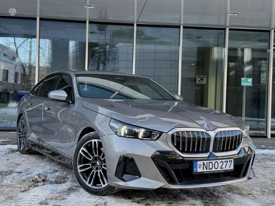 Pelēks BMW 520 2023 Viļņa, ar dzinēja tilpumu 2.00 L un nobraukumu 46 tūkst. km par 49490 €, foto 5 vietnē AUTOMOTO.COM.LV
