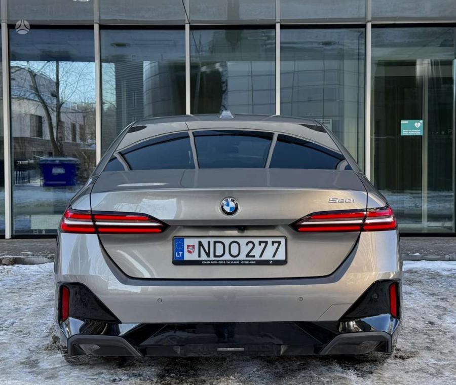 Pelēks BMW 520 2023 Viļņa, ar dzinēja tilpumu 2.00 L un nobraukumu 46 tūkst. km par 49490 €, foto 11 vietnē AUTOMOTO.COM.LV